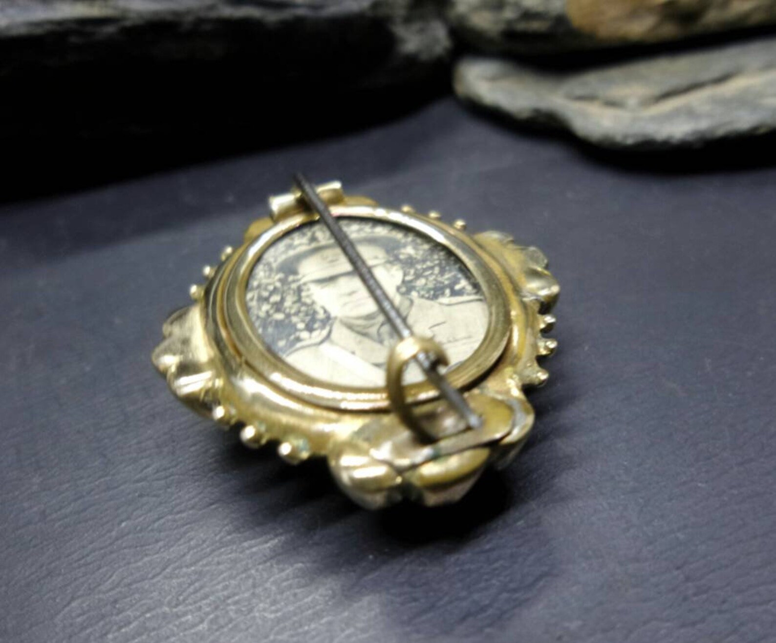 Victorian Photo Locket Brooch Pinchbeck Gilt Mourning or | Etsy