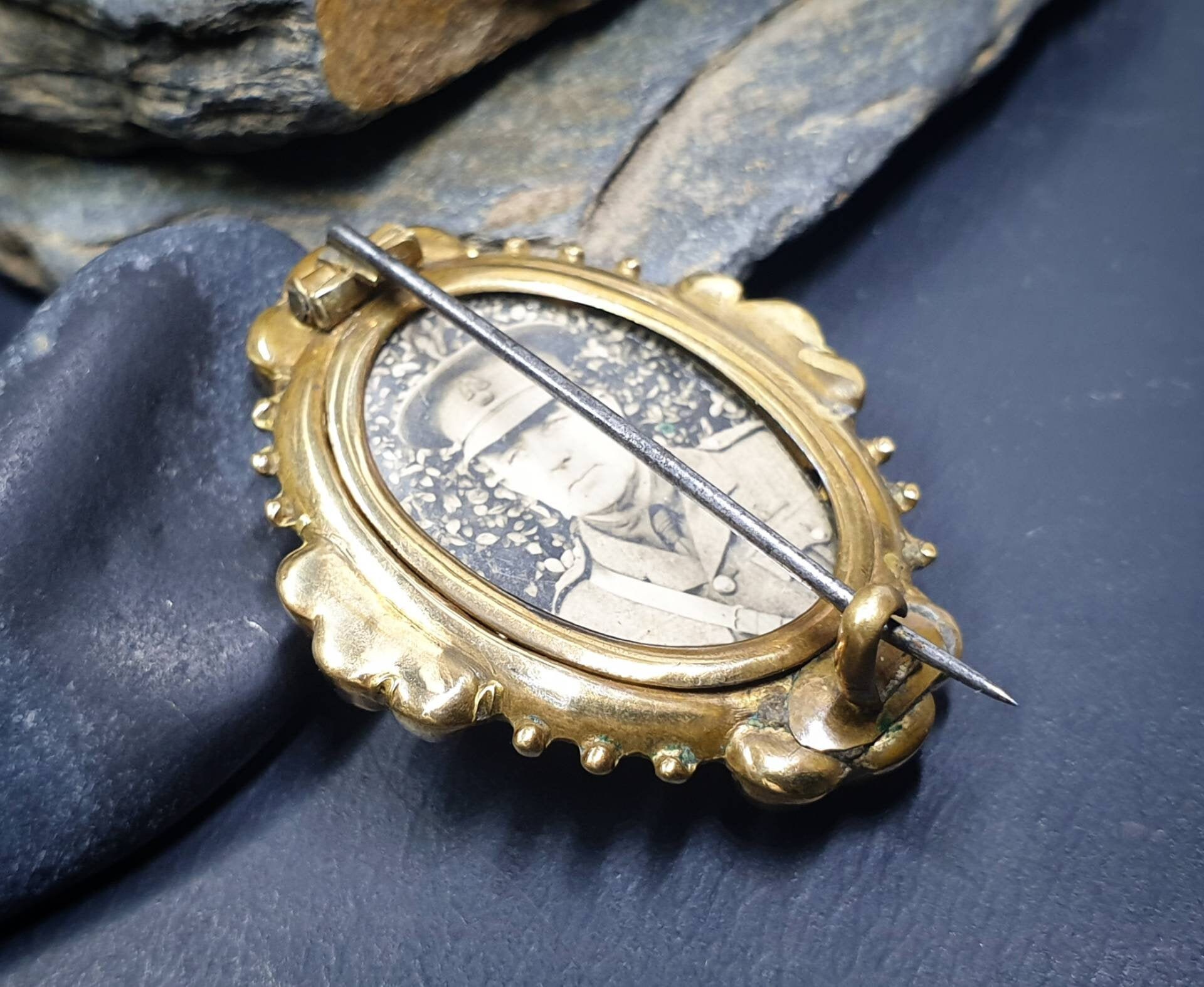 Victorian Photo Locket Brooch Pinchbeck Gilt Mourning or | Etsy