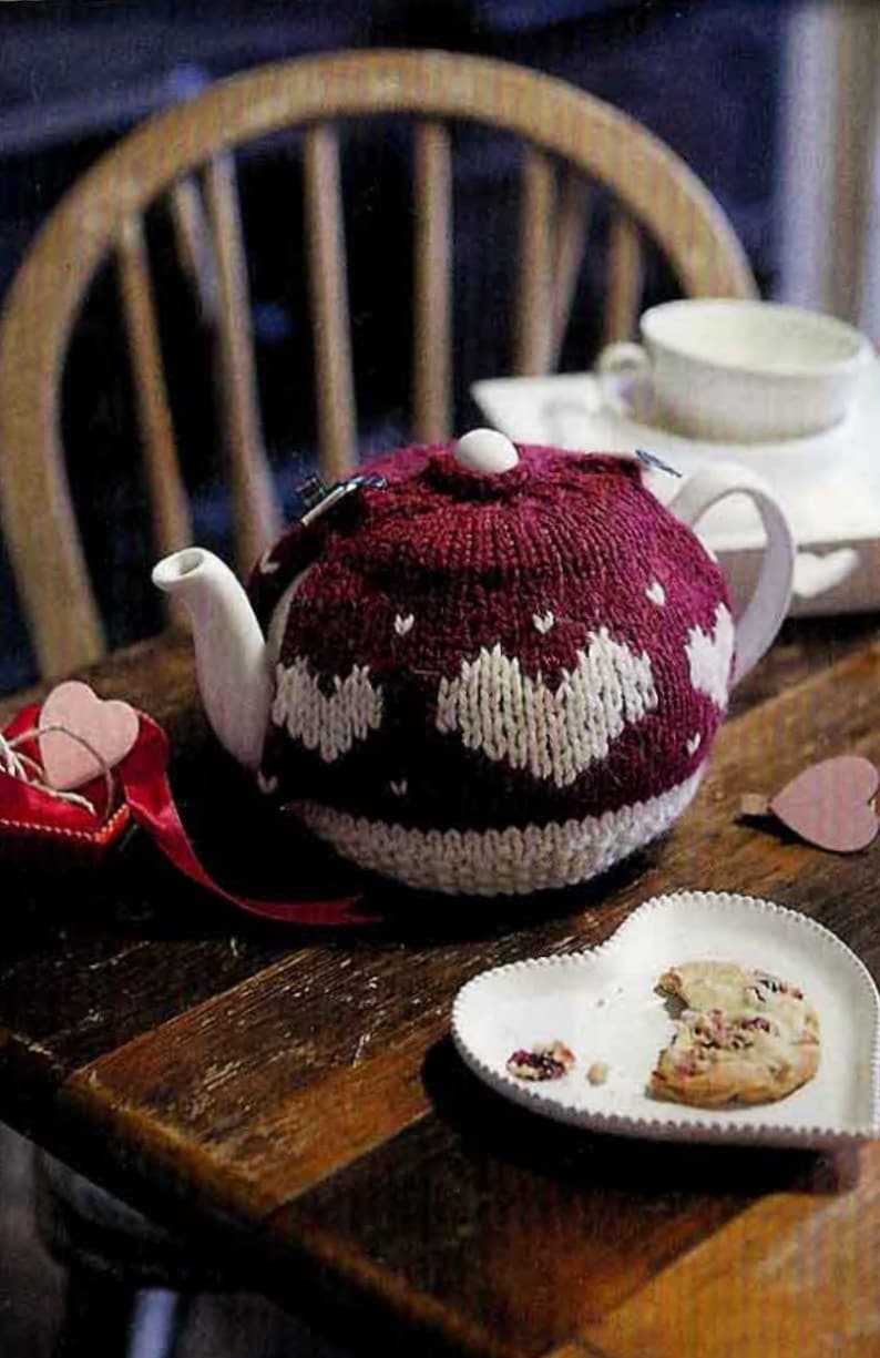 PDF Knitting Pattern~heart Tea Cosy~aran - Etsy