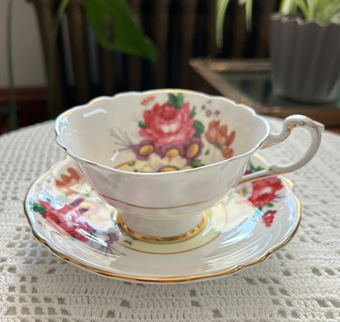Vintage 1940 Paragon Double Warrant Footed Teacup & Saucer Set With ...