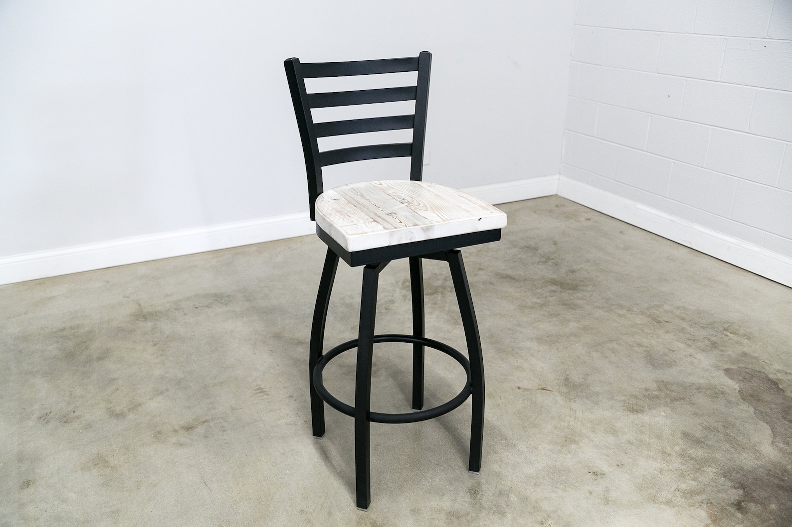 Swivel Bar Stool Black Metal Finish | Ladder Back Metal | Restaurant ...