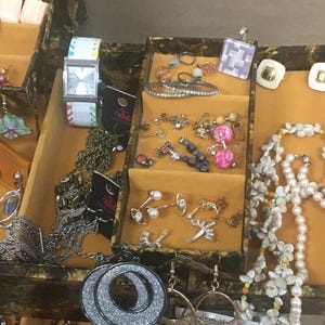 Vintage mod Jewelry 175pc Lot Necklaces Rings Bracelets Earrings in ...