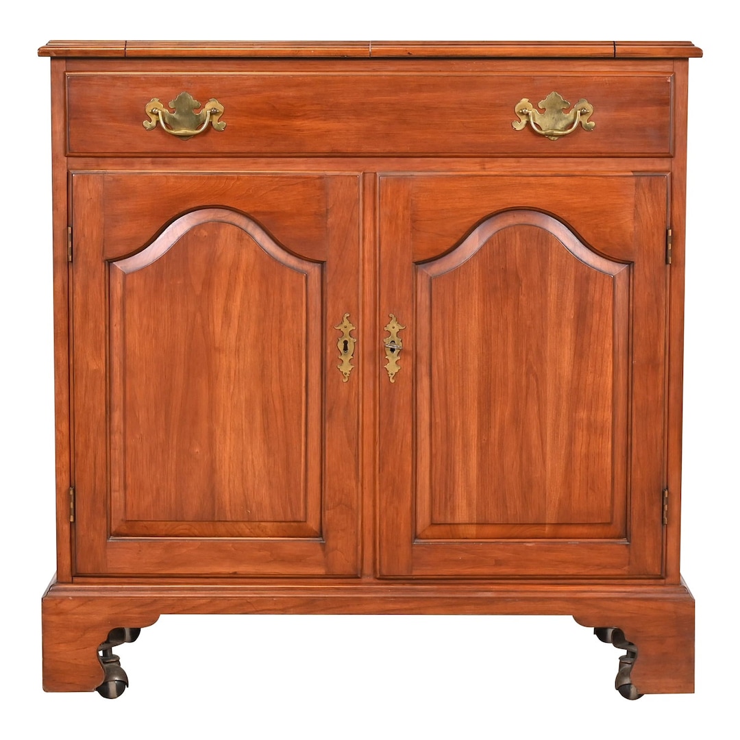 Henkel Harris American Colonial Cherry Wood Flip Top Rolling Bar ...