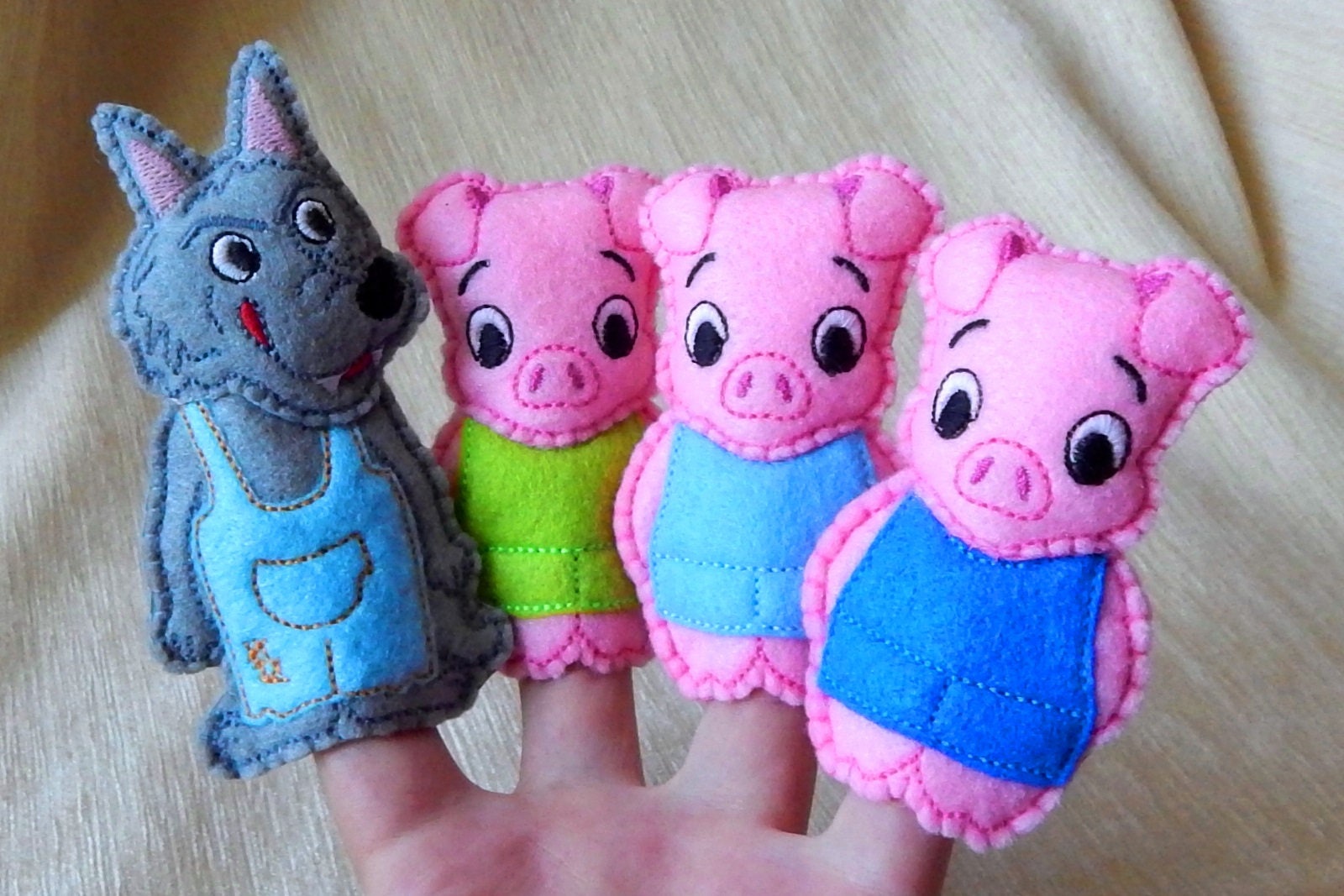 Red Riding Hood Three Little Pigs Felt Finger Puppets Pig Puppets ...