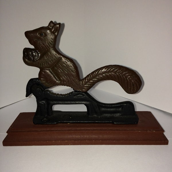 Cast Iron Squirrel Nutcracker - Etsy