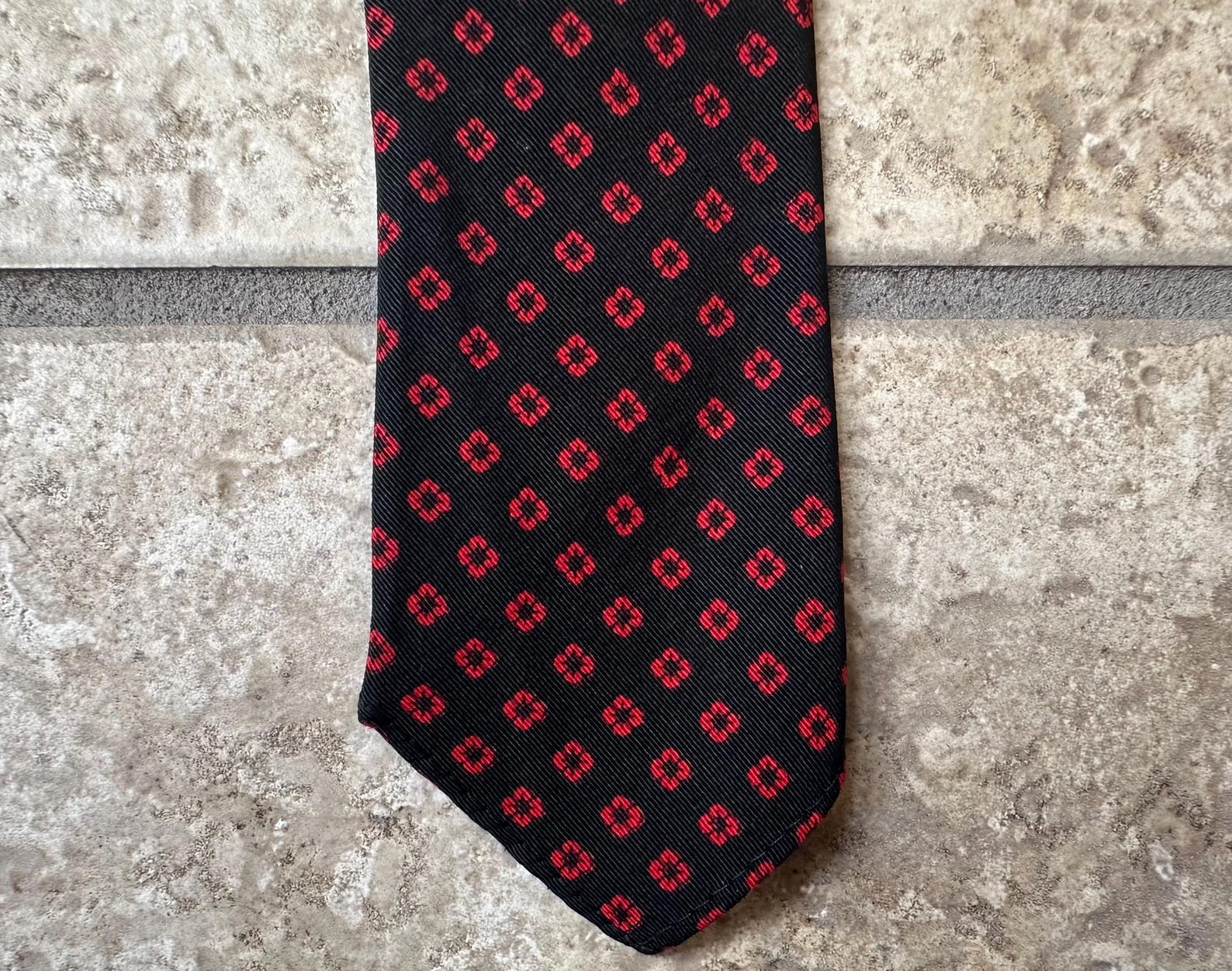 1960s Black & Red Medallion Print Irish Poplin Tie | WENTWORTH'S ...