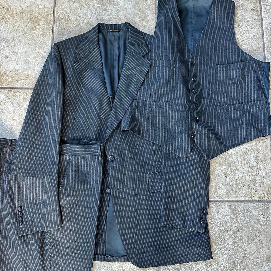 1970s Gray Pinstripe Flannel Wool 3-piece Suit | 42 43 Long | ROGERS ...