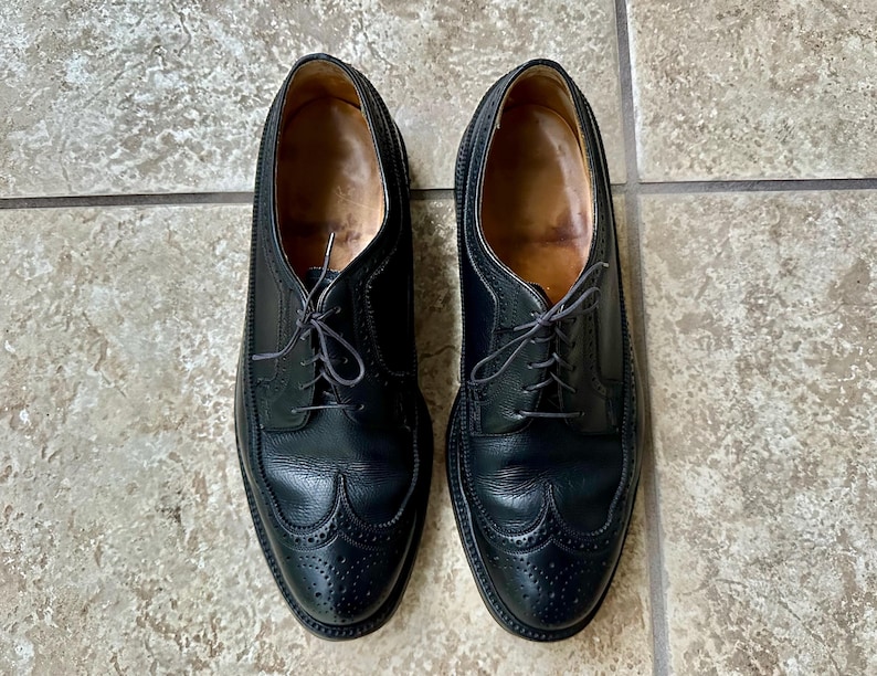 1960s FLORSHEIM Imperial Black Scotch Grain Leather Wingtips | Size 10 ...