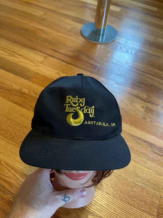 80s/90s Ruby Tuesday restaurant vintage snapback hat … - Gem