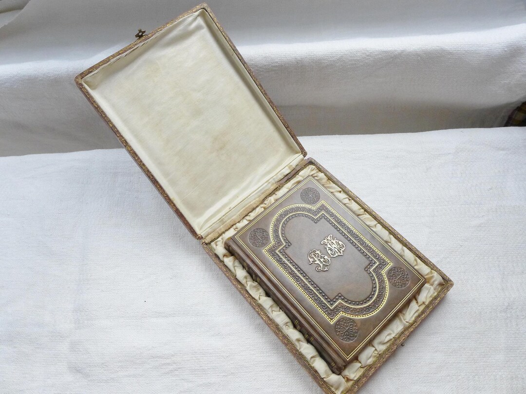 1912, French Sacred Heart Missel, Vintage Leather Bound Bible, Satin ...