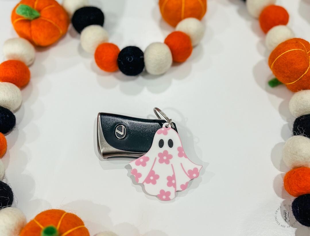 Daisy Ghost Halloween Keychain With UV Printed Design | Halloween ...