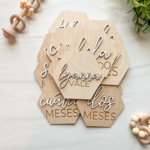 Spanish 3D Hexagon Wooden Monthly Milestone Discs for Baby Photos ...