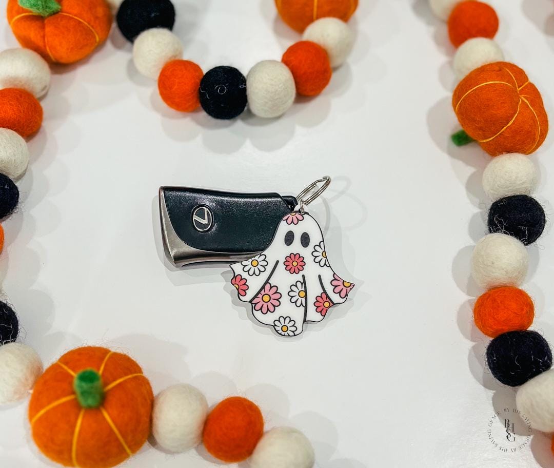 Daisy Ghost Halloween Keychain With UV Printed Design | Halloween ...