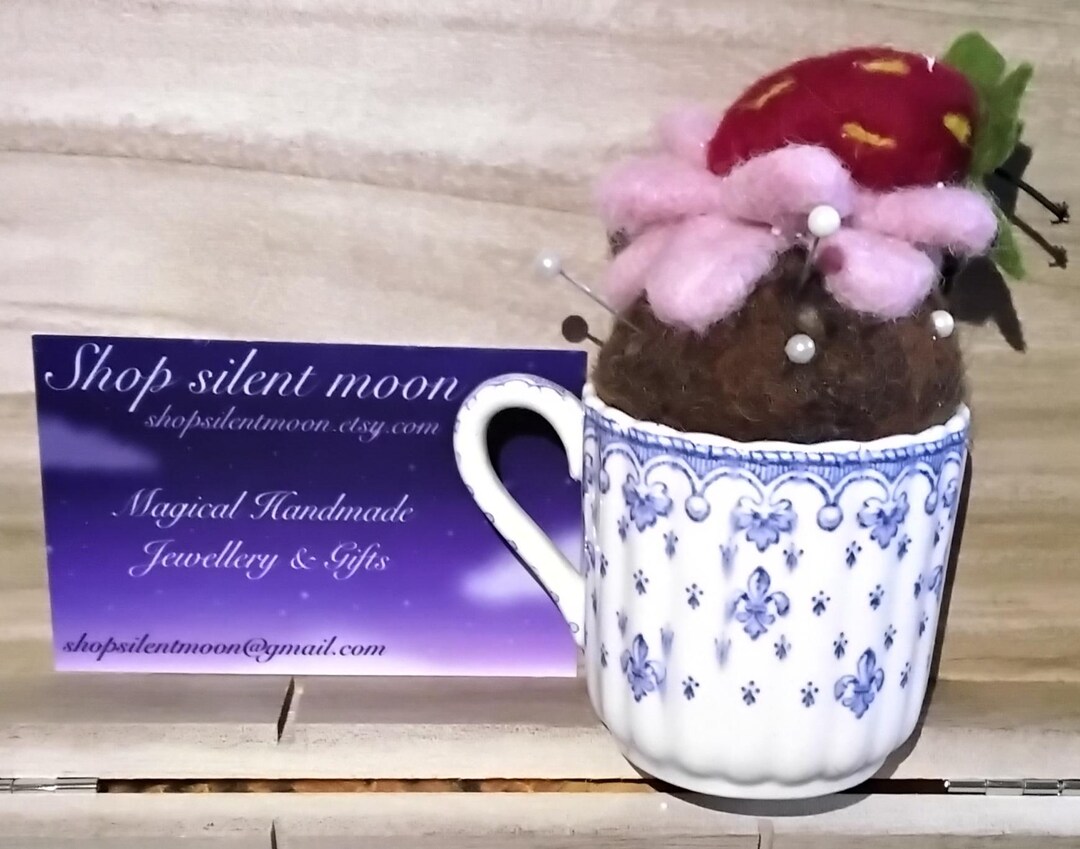 Spoode Cupcake Pin Cushion - Etsy