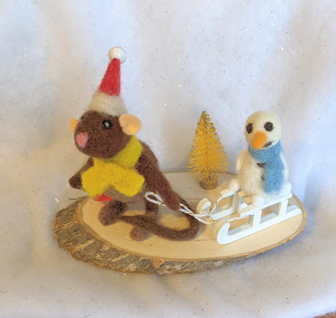 Christmas Mouse With His Sledge and Snow Man - Etsy