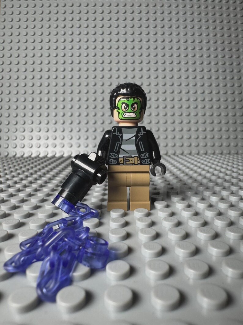 Lego Marvel -- 76082 Green Masked Robber Minifigure With Accessories - Etsy