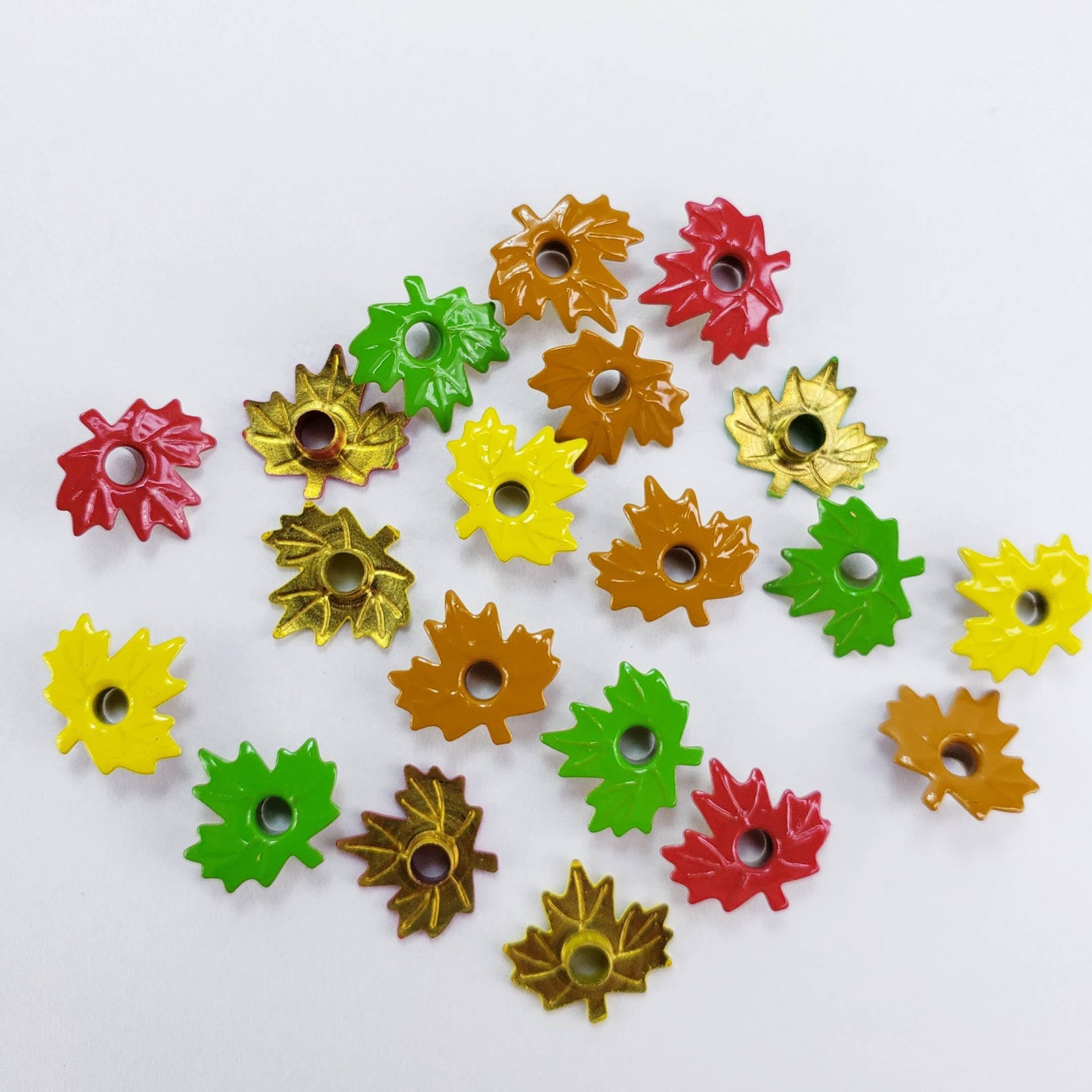 20 Maple Leaf Eyelets Autumn Fall Colors Scrapbooking - Etsy