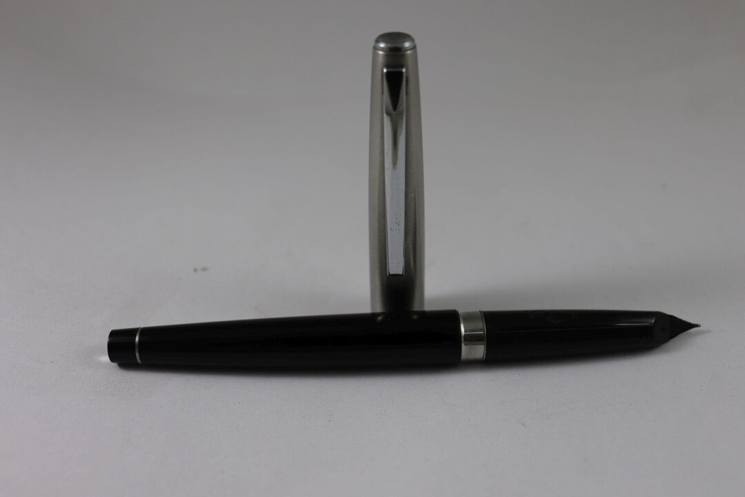 Vintage Pilot Fountain Pen Black Plastic Body Squeeze Ink Filler Japan ...