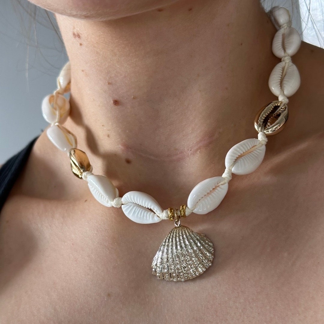 White & Natural Shell Necklace Gold Seashells Chain Conch Choker ...
