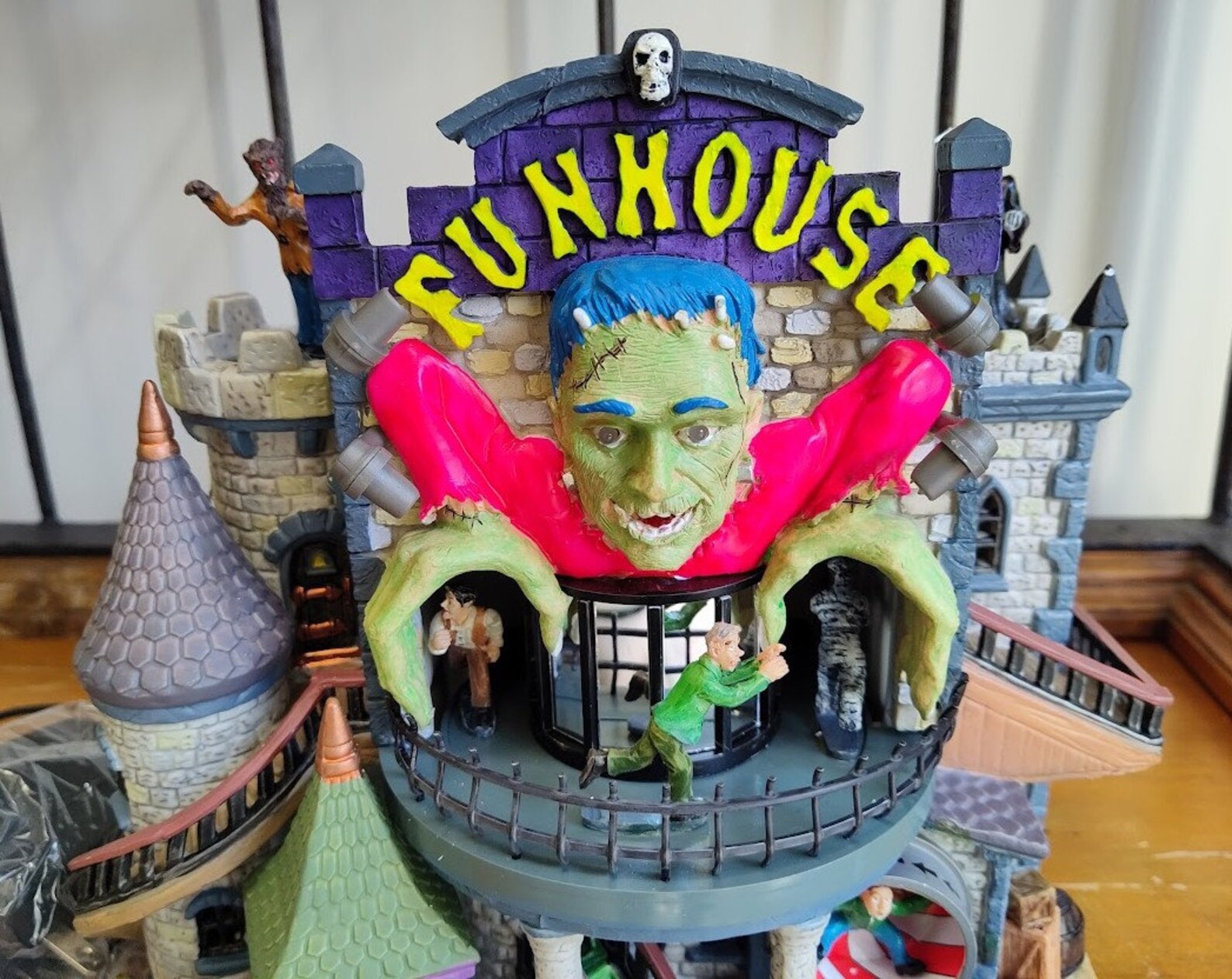 Lemax Spooky Town Collection Spooky Town Funhouse New in Box! Halloween ...