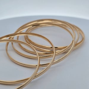 Set of 7 Bangles- Durable Gold Plated Stackable Bangle Bracelets ...