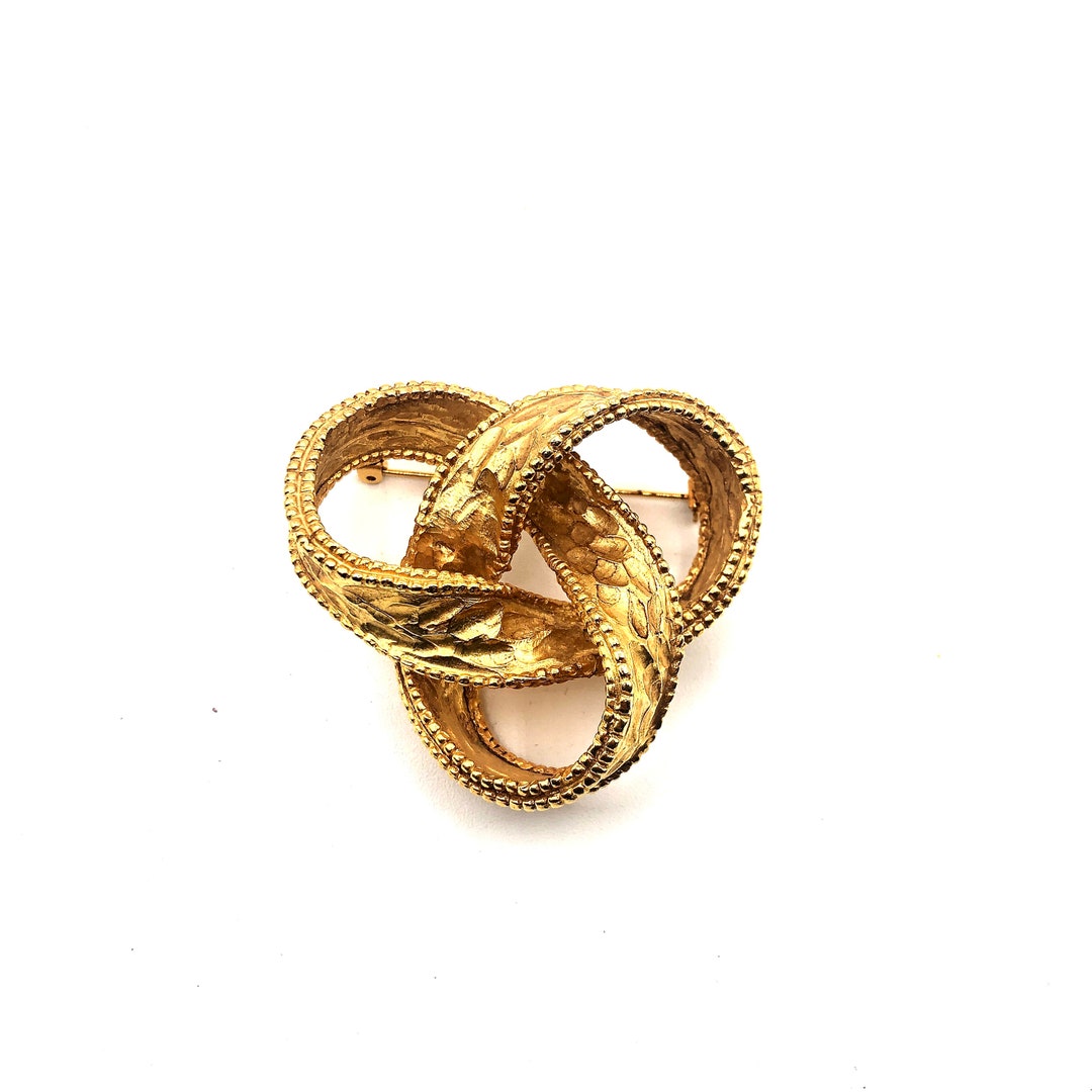 Vintage Textured Gold Knot Brooch or Pin - Etsy