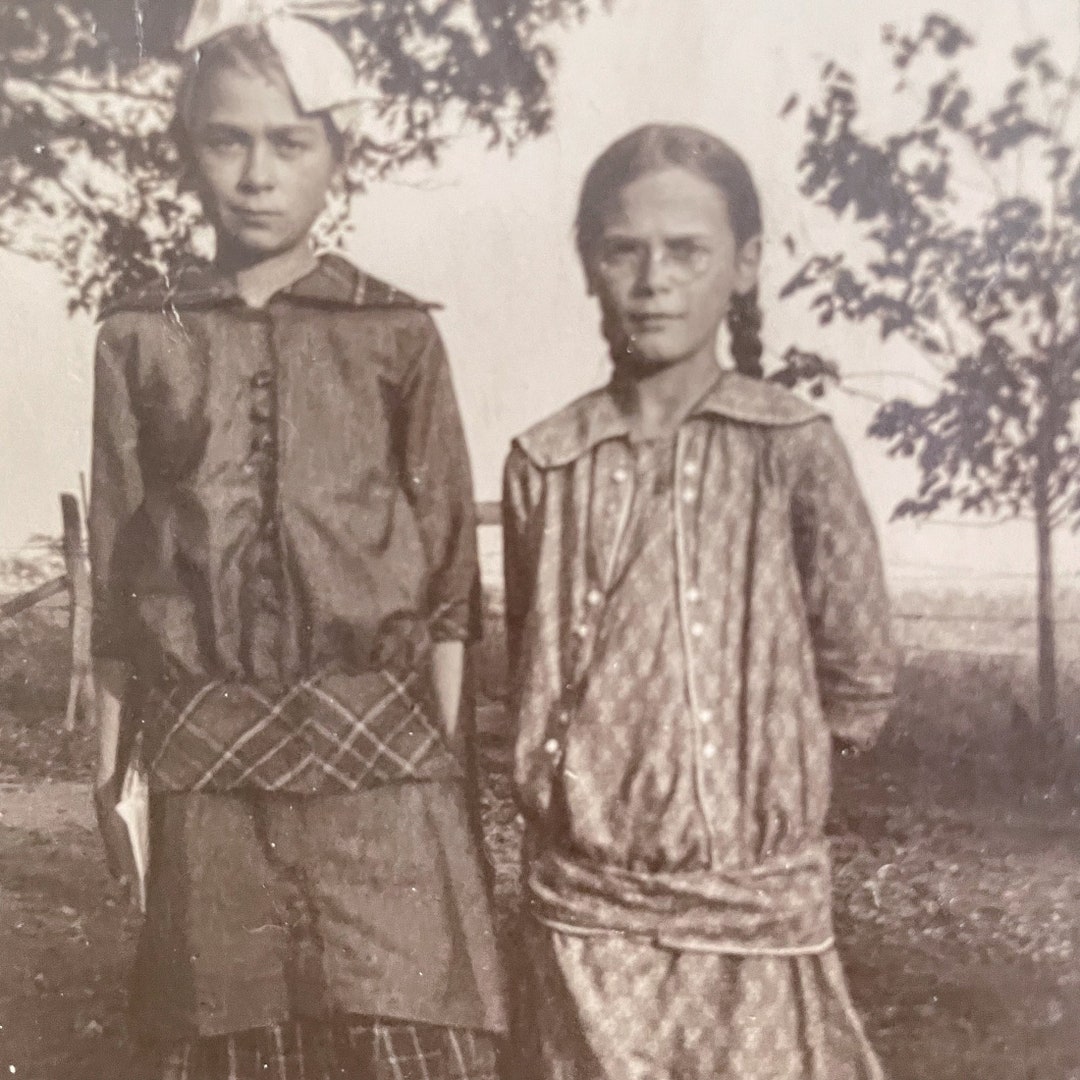 Vintage/antique 1900s Photo Young Girls, Black & White Postcard Photo ...
