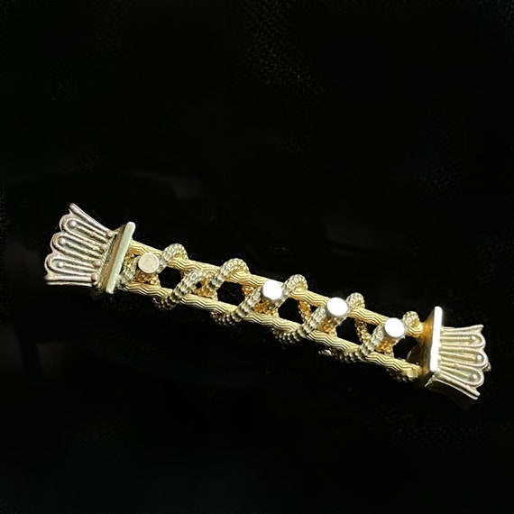 Antique Victorian/Edwardian Bar Brooch Swirl Details - Gem
