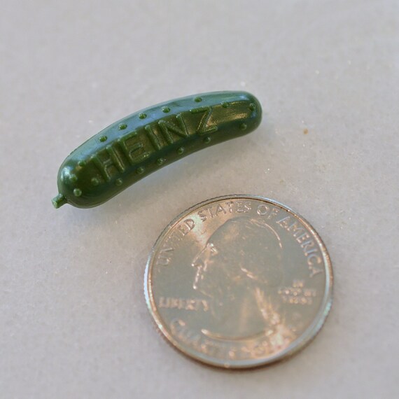 Small Heinz Pickle Pin, Collectible Kitsch Costume Pr… - Gem