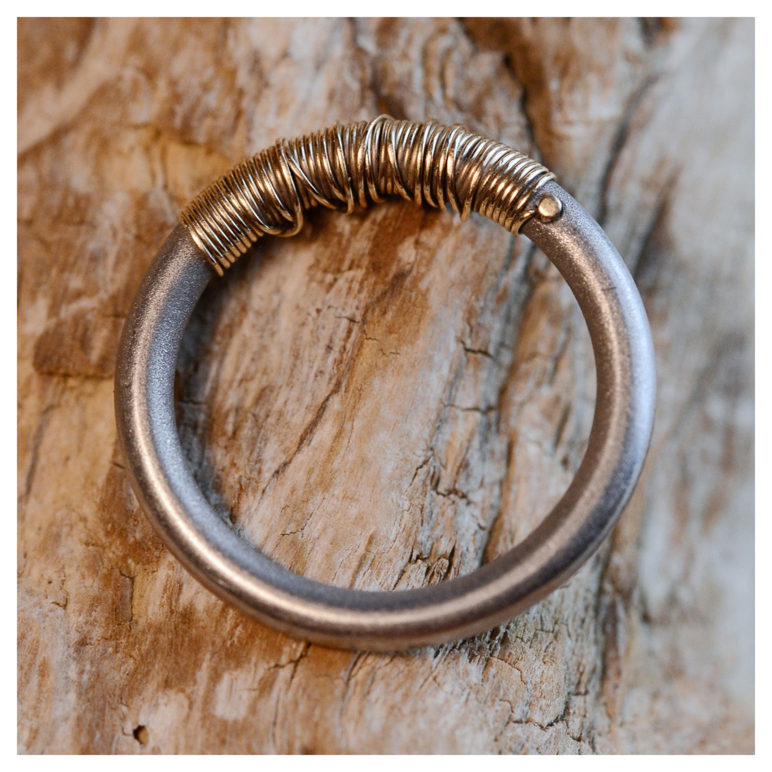 Artsy Modern 24k Gold & Steel Wire Size 8 Ring Unique - Etsy