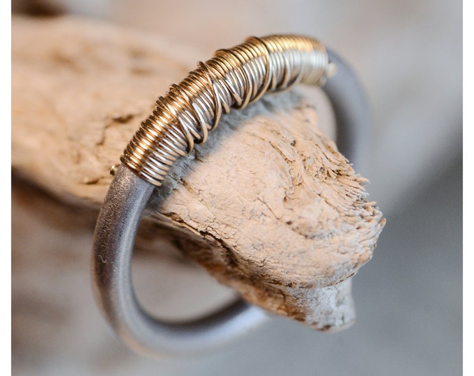 Artsy Modern 24k Gold & Steel Wire Size 8 Ring Unique - Etsy
