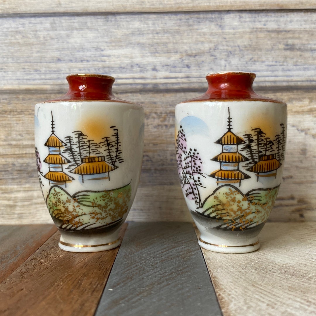 Vintage Japanese Porcelain Hand Painted Pair Od Small Bud Vases Gilded ...