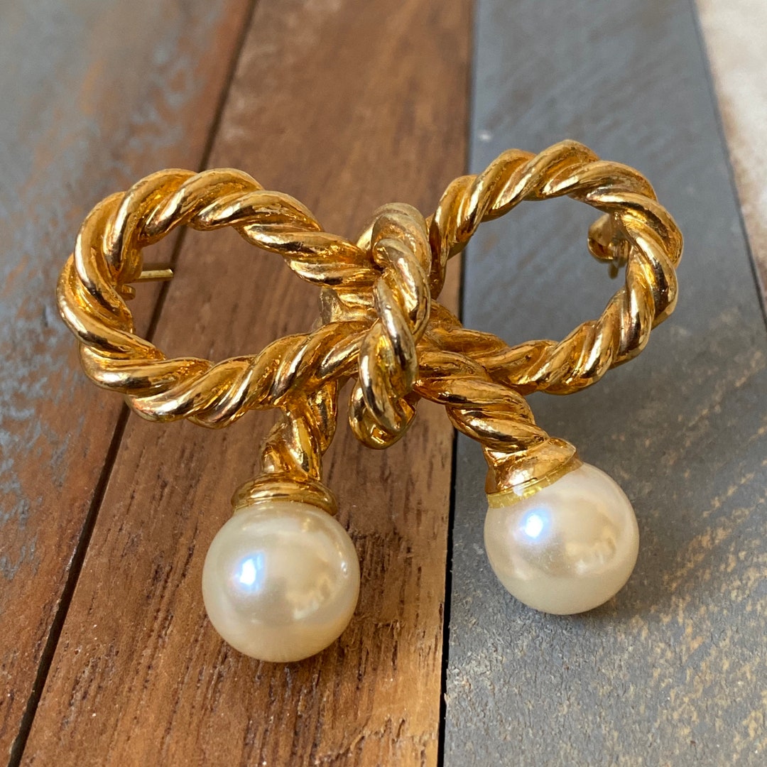 Vintage Monet Costume Jewellery Bow Brooch Gold Plated With Faux Pearls ...