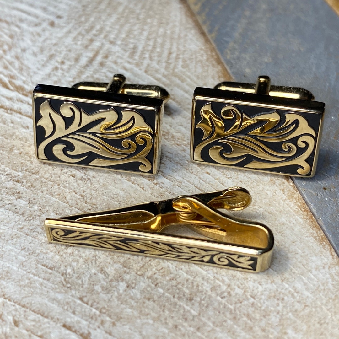 Vintage Swank Gold Toned Cufflinks and Tie Clip Set Rectangular Foliage ...