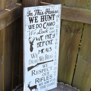 In This House We Hunt Sign - Hunting Decor - Hunting Gifts - Rustic ...
