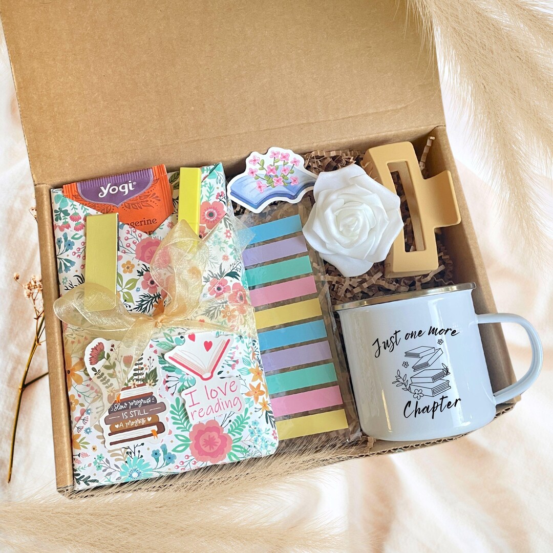 Unique Blind Date With a Book Gift Set for Book Lovers, Mystery Wrapped ...