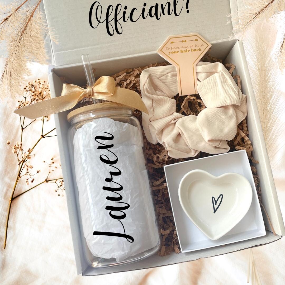 Wedding officiant script holder 60 photos - Astyledwedding.com