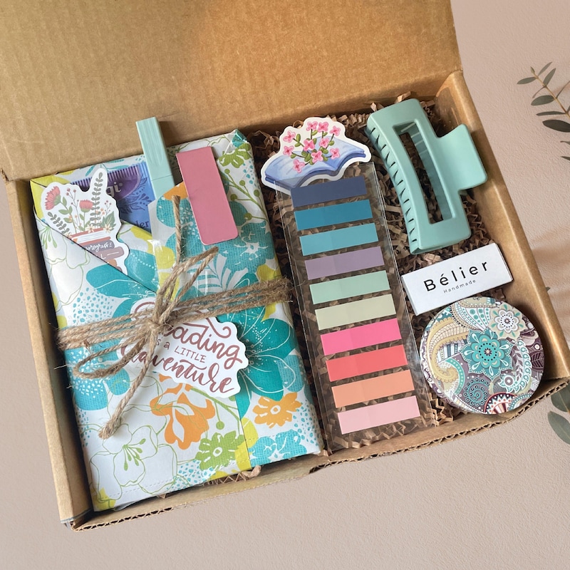 Cozy Gift Box for Teens - 60+ Gift Ideas for 2025