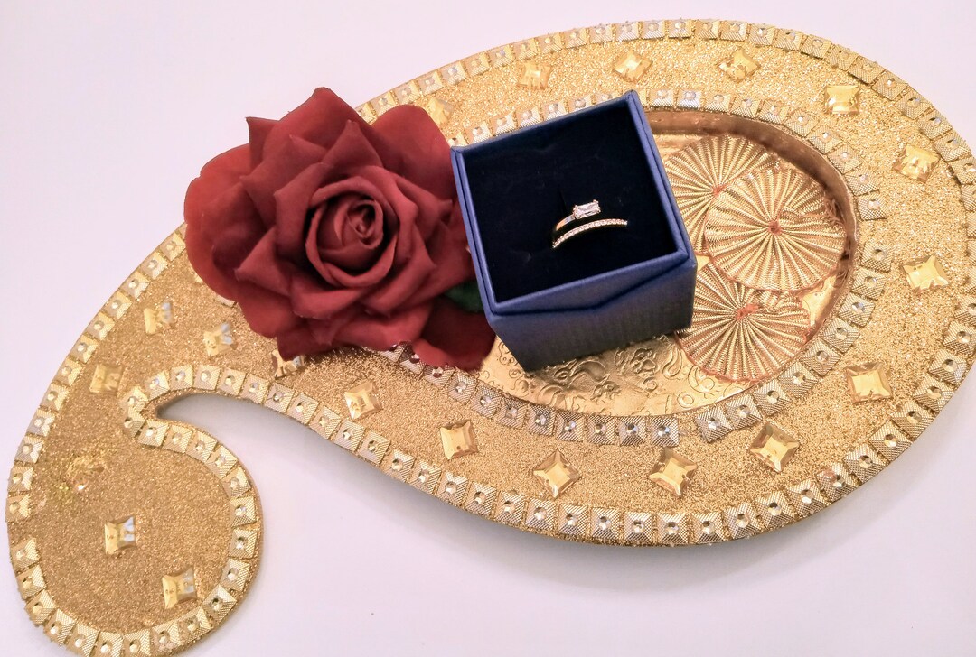 Red Rose and Gotta Decorated Paisley Rasam Thaal Ring Plate Gift Mitai ...