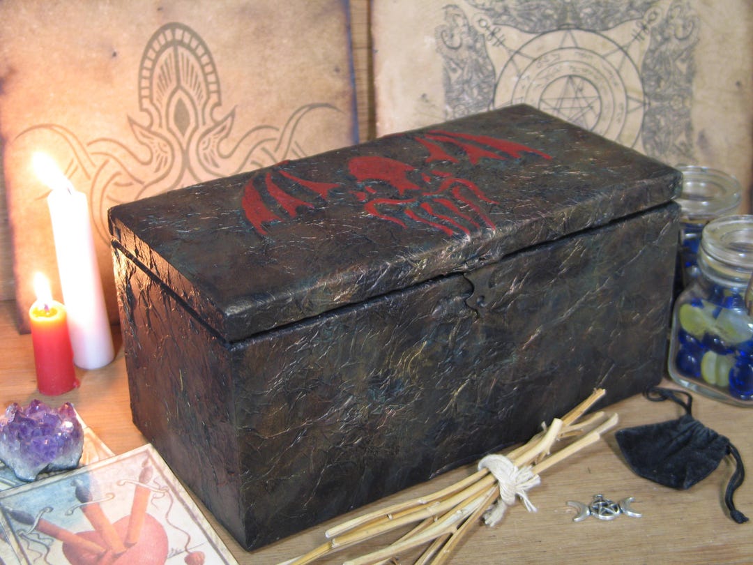 H.P. Lovecraft, Cthulhu Storage Coffin, Handmade, Trading Card Game ...