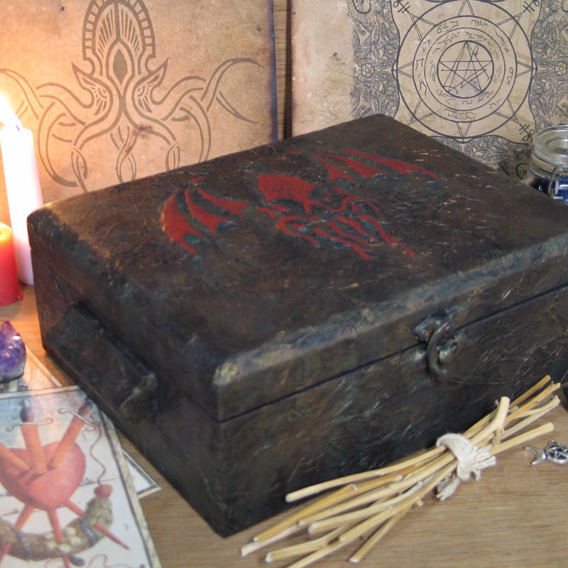Cthulhu Deck Box - Etsy