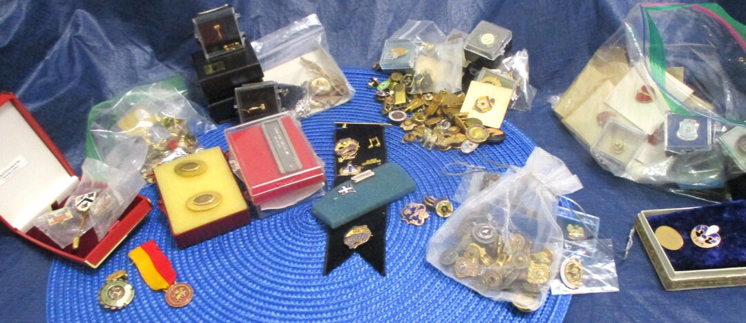 112 Vintage Lapel Pins Collection 1.93 Membership, Awards, Fraternal ...