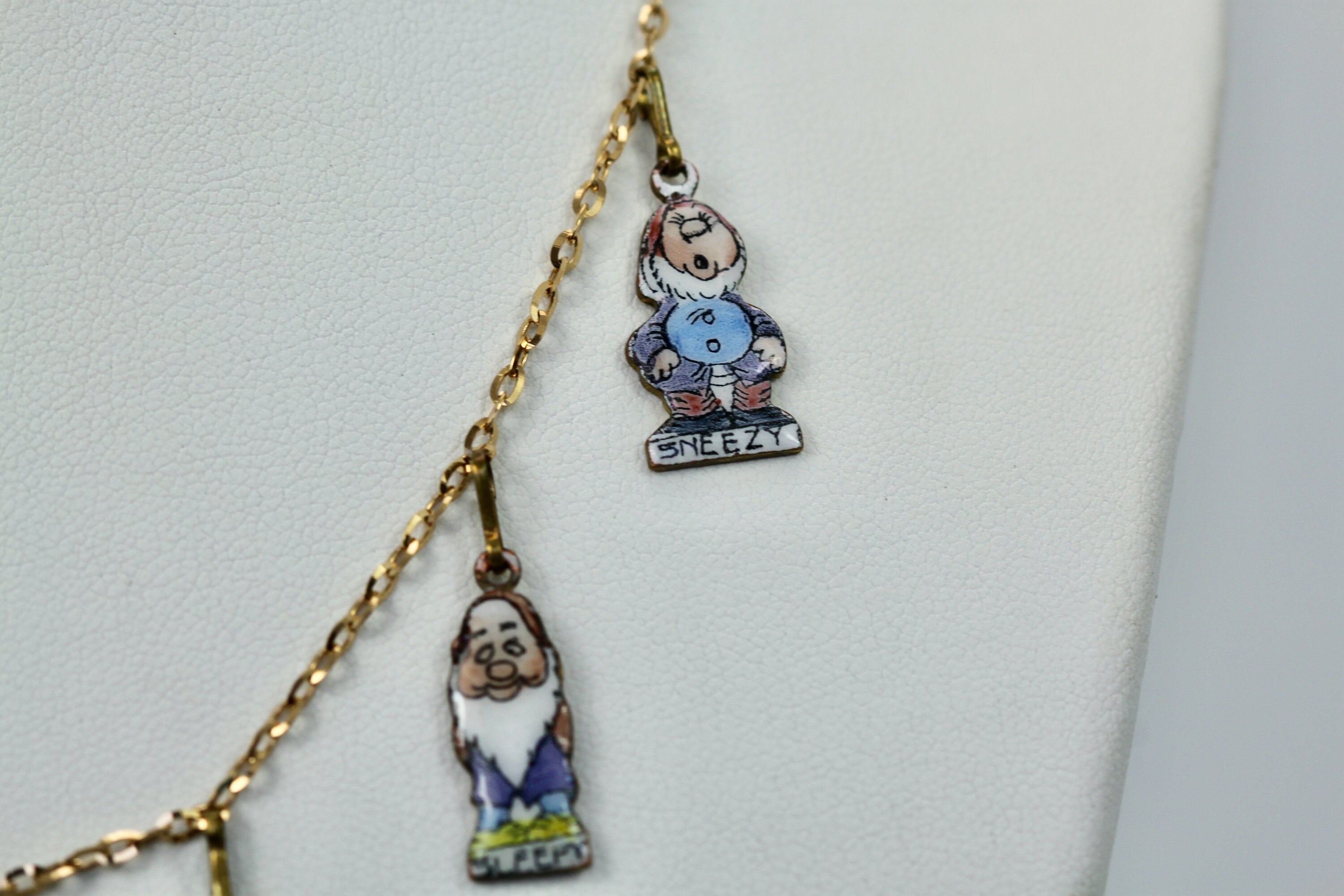 Snow White and the Seven Dwarfs Necklace 18K - Etsy