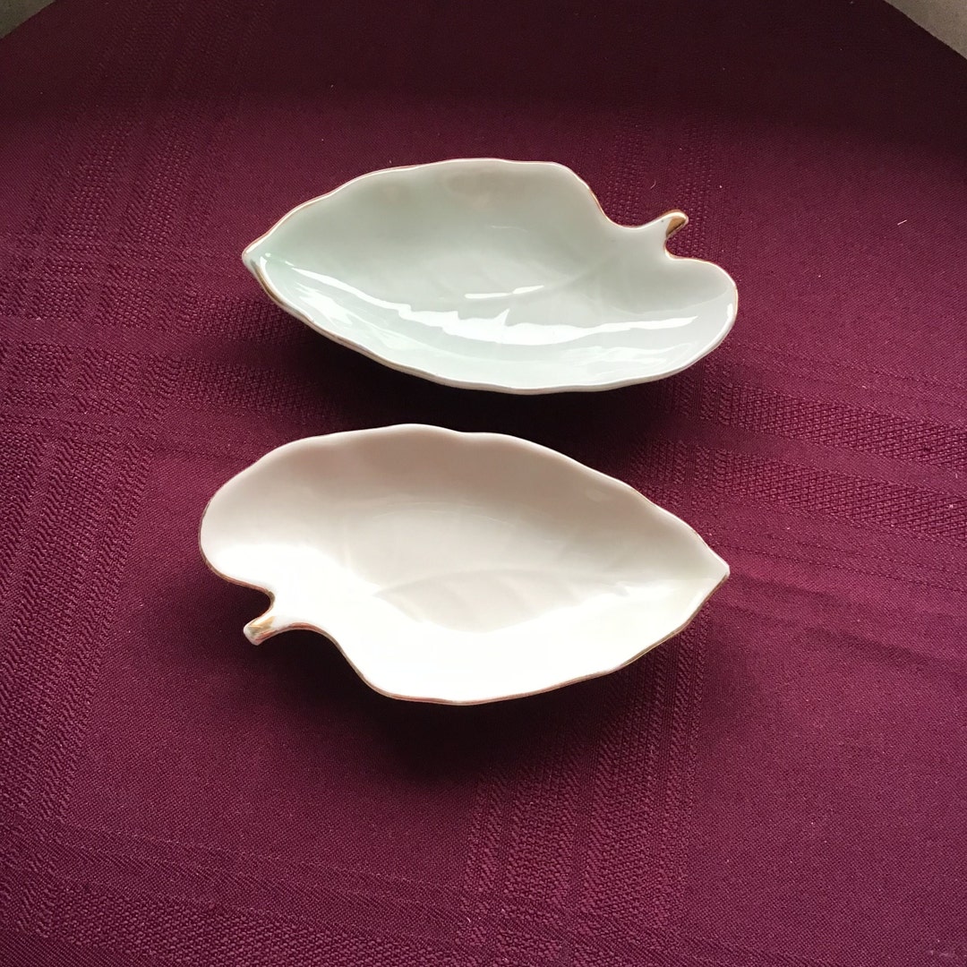 Small Ceramic Leaf Dishes/ Pale Pink and Pale Grey/ Pin Trays/ Trinket ...