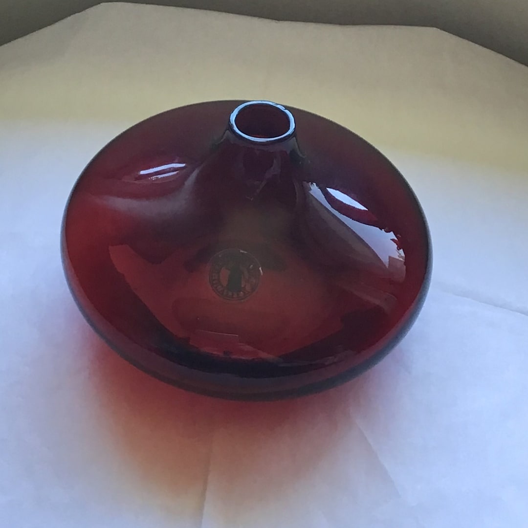Small Red Glass Onion Vase/handmade Glass/ Bud Vase/ Vintage Art Glass ...