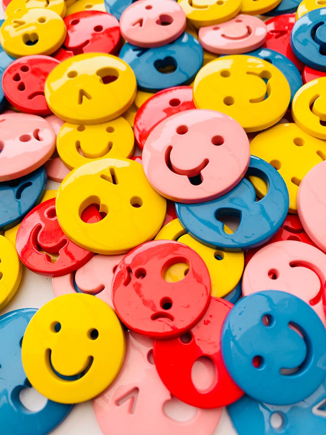 Assorted Emoji -girls/ Boys Buttons- Various Designs & Sizes - 50 Grams ...