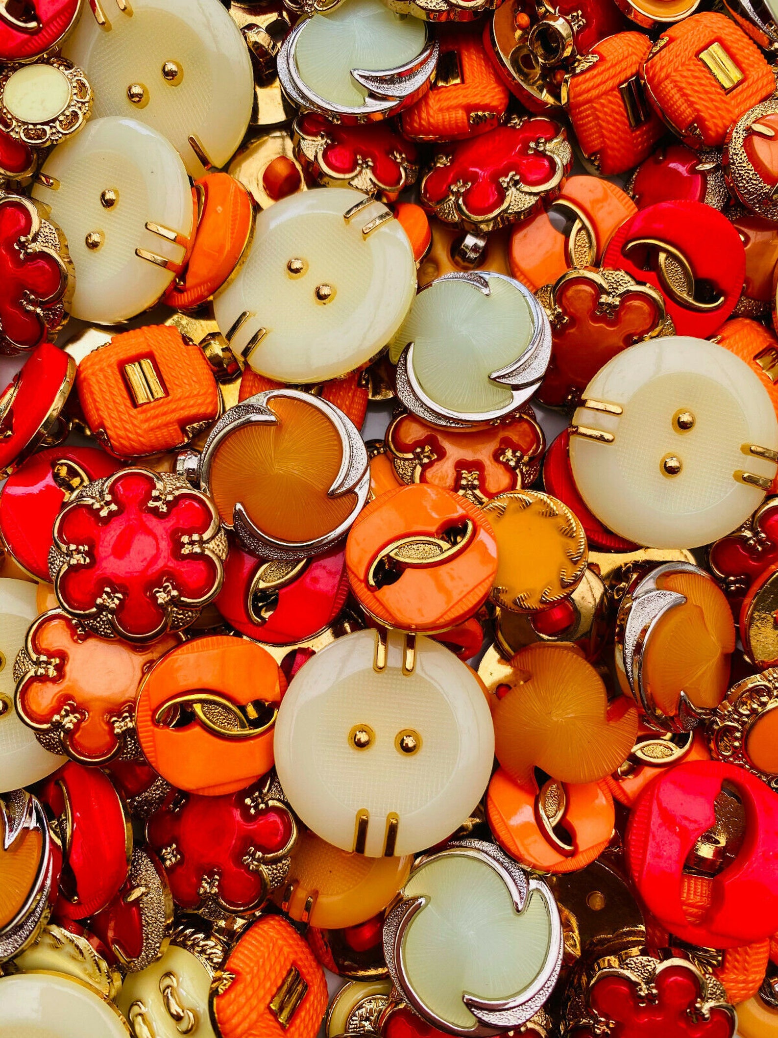 Assorted Mixed Crafty Buttons Unique Pearlized Metallic Fun - Etsy UK