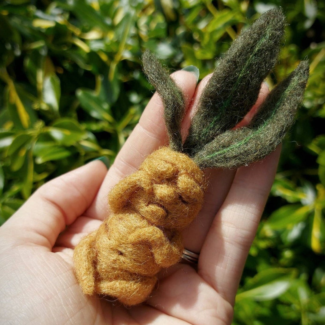 Plant Pot Pet - Mandrake Root Inspired Baby Plant for Your Gaming Desk ...