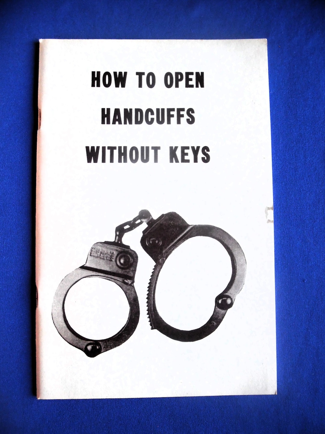 Antique Book HOW to OPEN HANDCUFFS Without Keys With Picks Shims ...