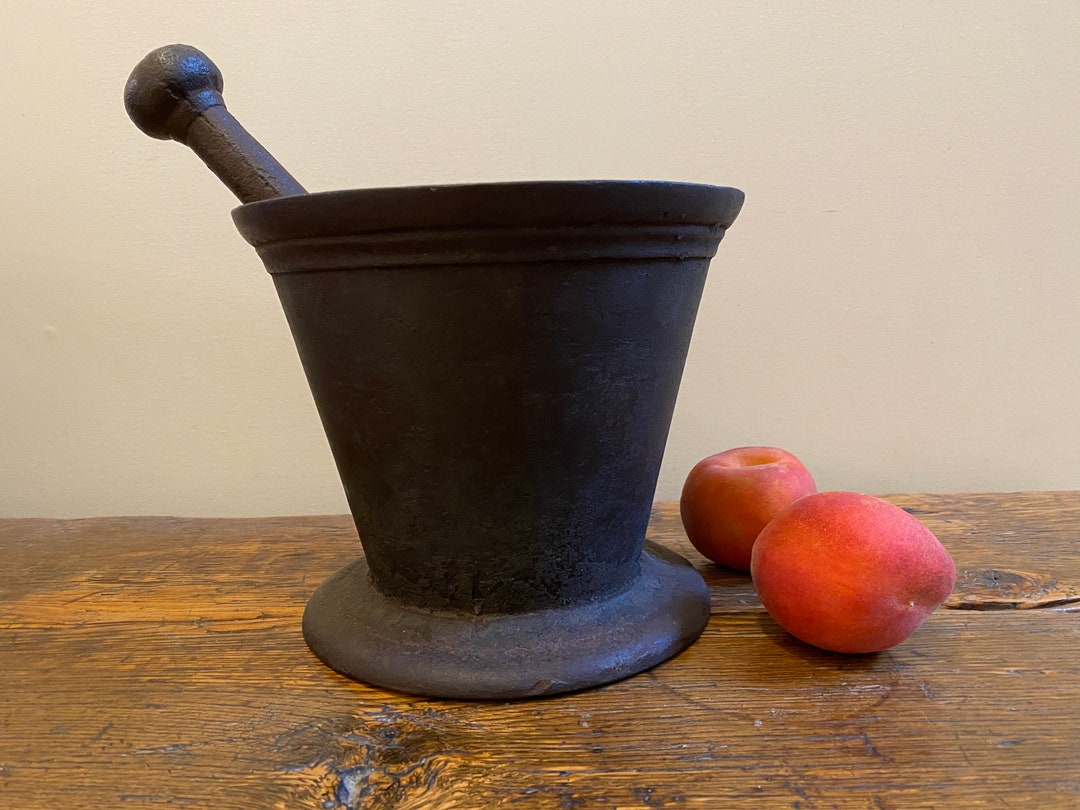 Antique Large RARE Sprue-marked Late 18th C 7 5/16" H Heavy Cast Iron Mortar and Pestle ...